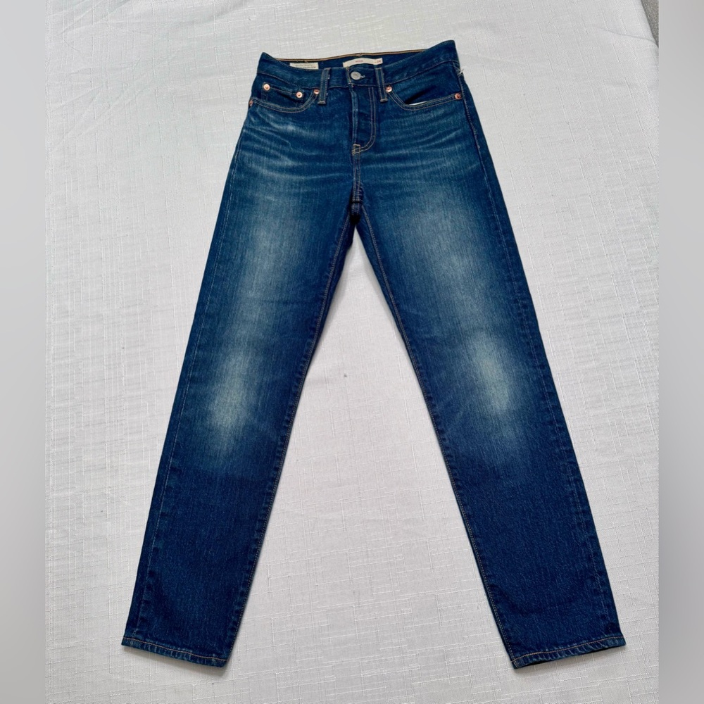 Levi’s Premium Wedgie Dark Wash 24 - Gem